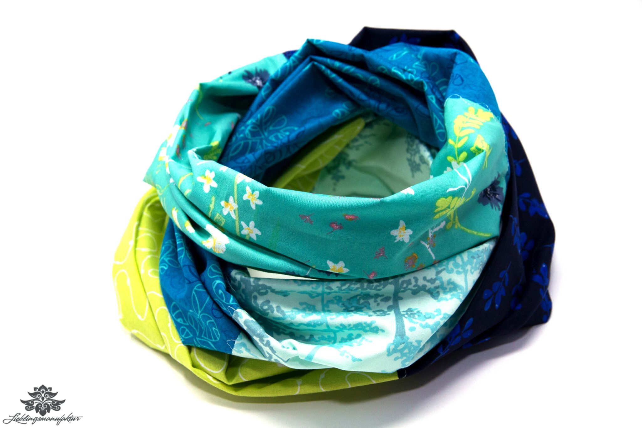 Schöne Loopschals in bunt aus der Lieblingsmanufaktur